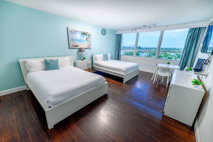 Bayview Studio | Pool +Beach Access +Valet Parking - Miami Beach