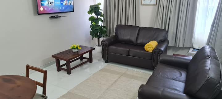 Magnificent 2bedroomed, Fast Wifi, Solar,in Cbd - Harare