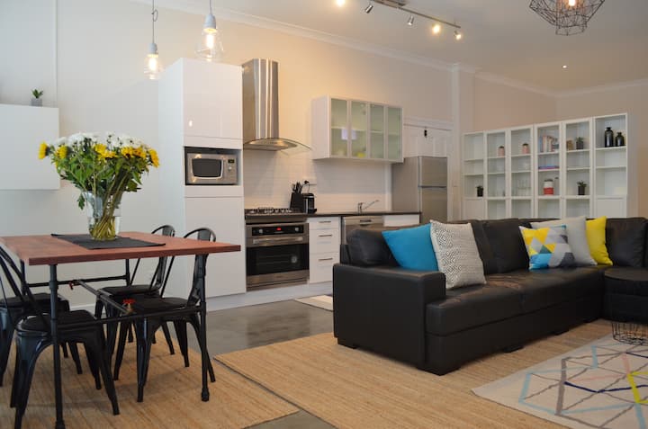 ♥♥♥Stylish City Living, Free Parking, Free Wifi - Perth