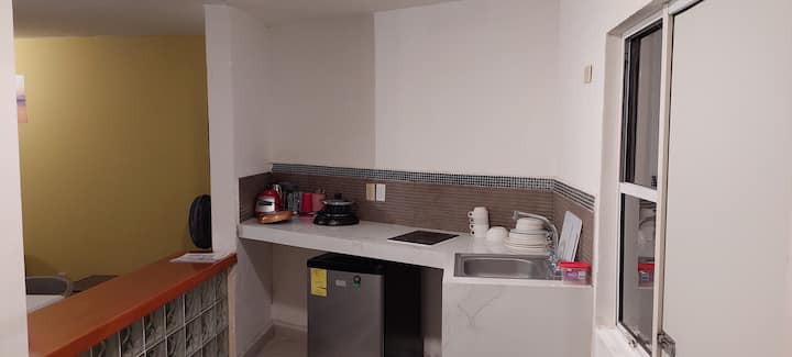Habitación Doble Zona Centro // Downtown. Cocineta - Costa Dorada