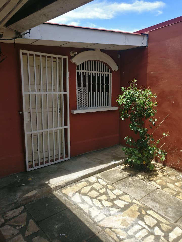 Apartamento Independiente En Altos De Nejapa - Managua