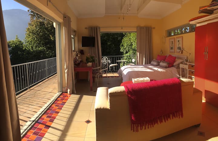 Light & Bright Studio -With Magical Mountain View - Kapstadt