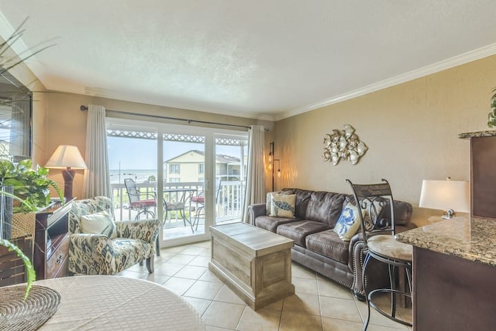 Cozy Beach Retreat   Unit # 6305 - Galveston, TX