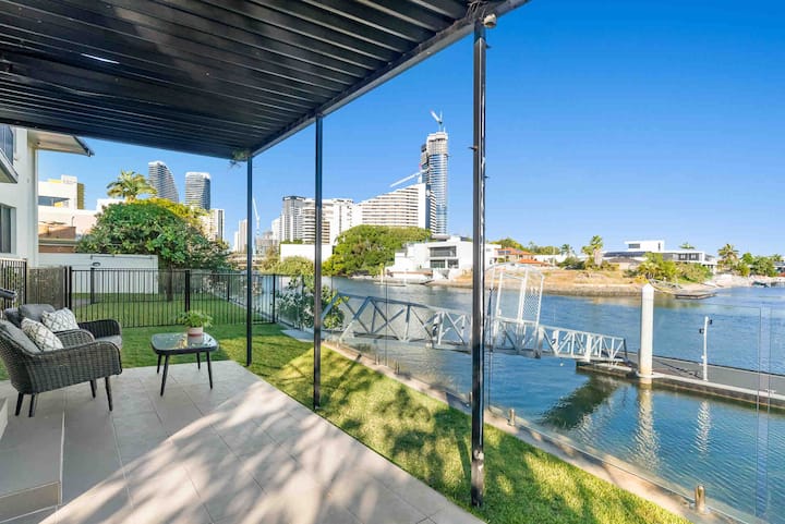 Apt1 Waterfront 3b/2b Walk To Broady Location - Broadbeach