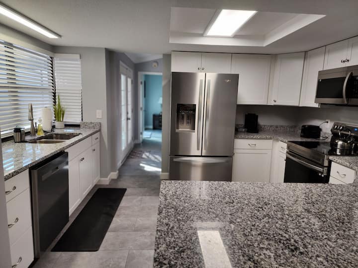 Pool Home In New Port Richey - New Port Richey, FL