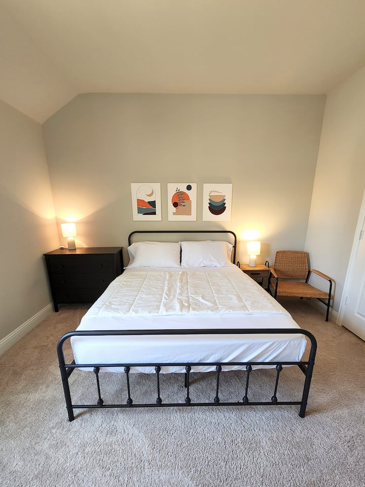 Quiet 2 Bedrooms 1 Bathroom (Not The Entire Place) - Plano, TX