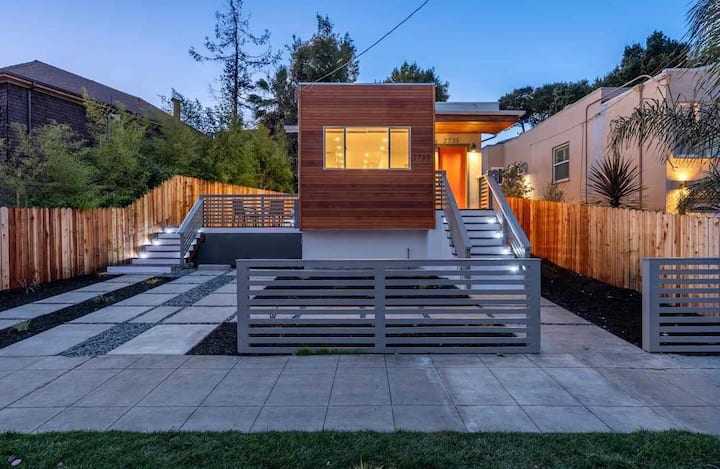 Charming & Modern Oakland Bungalow - Oakland, CA