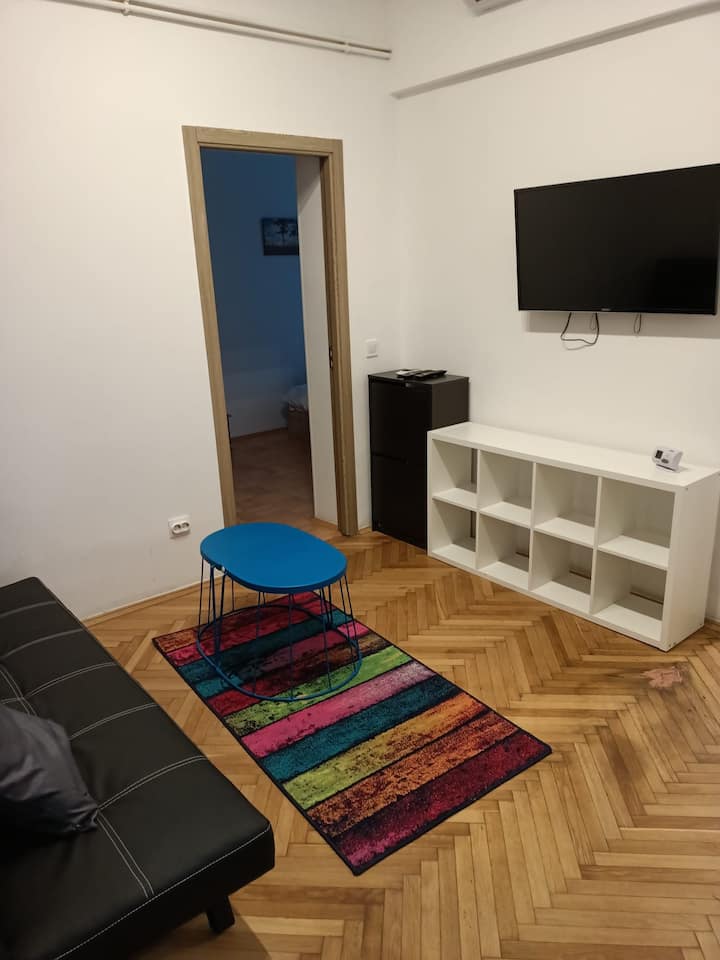 Eminescu M&m,cozy+big Kitchen,can Fit Couple+2kids - Bucharest