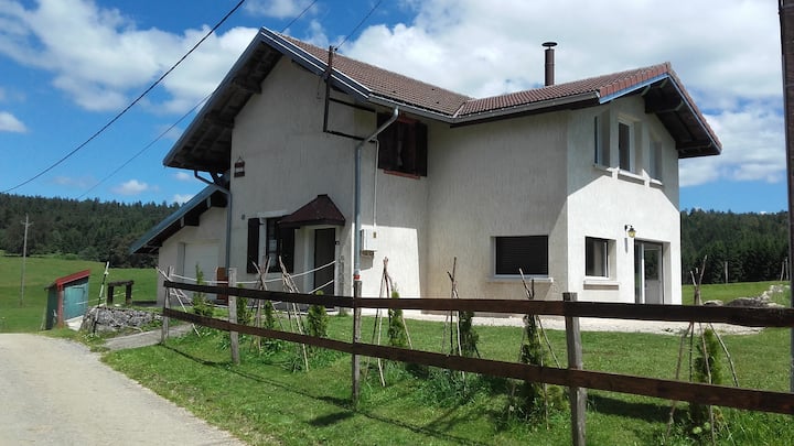 Gîte Dans Le Haut Jura - Les Rousses