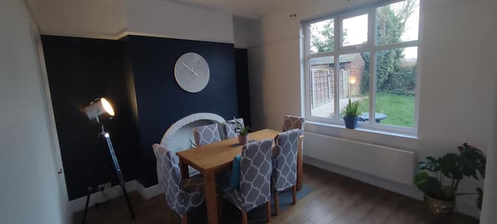 Stylish Guesthouse: Double Room - Stockport