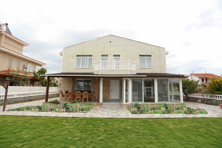 Seaside Villa In Izmir /Cesmede Denize Sıfır Villa - Ilıca