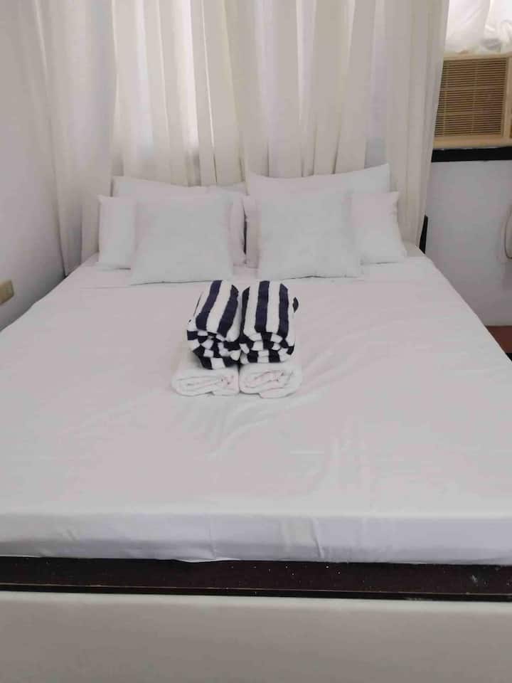 Angel's Nest - Hummingbird (Family Room) No Wifi - Candon