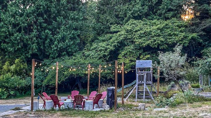Luxury Home On 2.5 Acre Property In Sunshine Coast - Sechelt