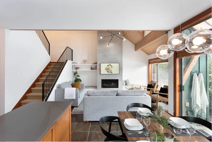 ⭑Luxury 3 Bedroom Family Retreat ⭑Hot Tub & Views⭑ - Whistler