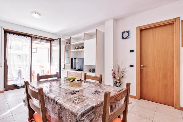 ★ Spacious Apt W/ Parking | Close To Everything ★ - Riva del Garda