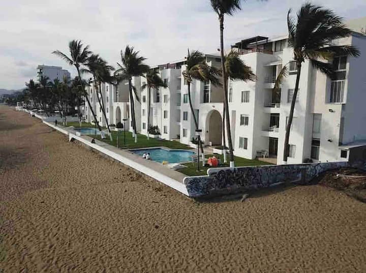 Depa En Manzanillo Frente Al Mar 2 Albercas - Manzanillo