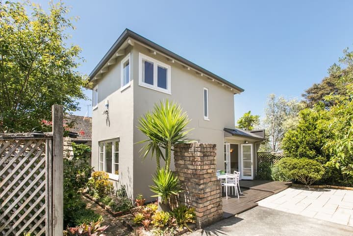 Stylish Villa On Seaview - Neuseeland