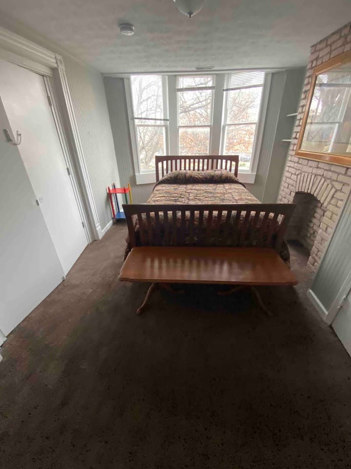 Cozy One Bedroom In An Old Victorian House. - Louisville, KY