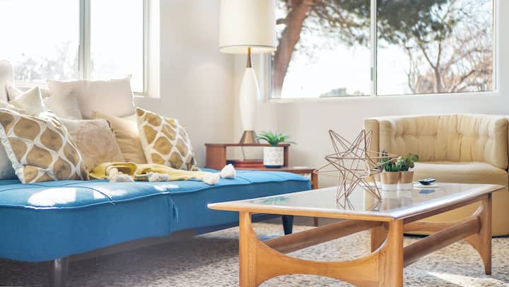 Casa De Estrellas- Mid Century Vibe W/hot Tub - 絲蘭谷