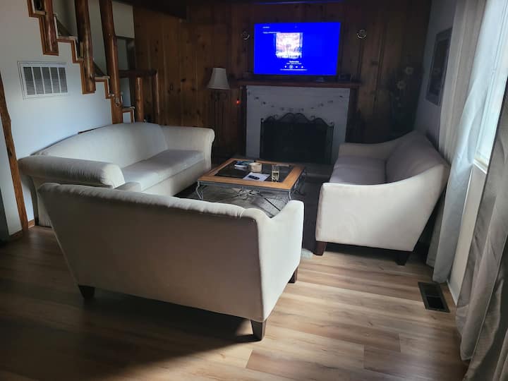 Cozy South Lake Tahoe Midtown Chalet - South Lake Tahoe, CA