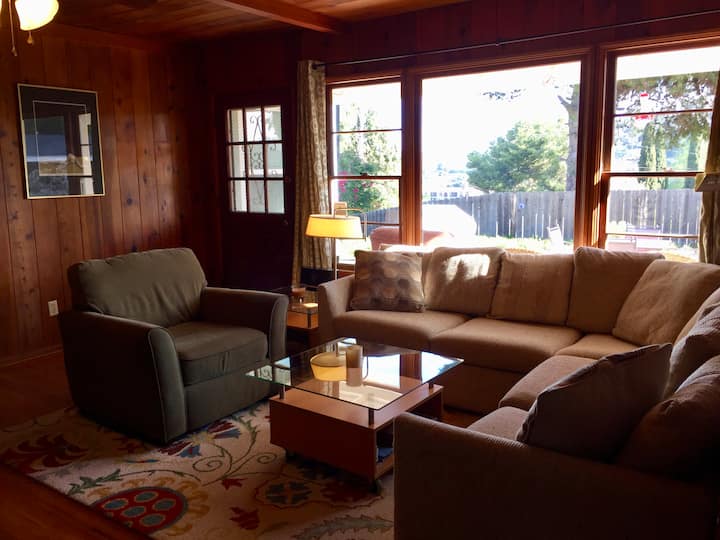 Vista Village Retreat - Vista, CA