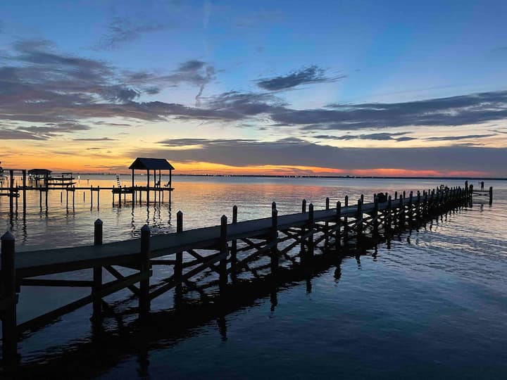Palm Tree Sandpiper 4 Bed Home Walk To Sunset Pier - Pensacola Beach, FL