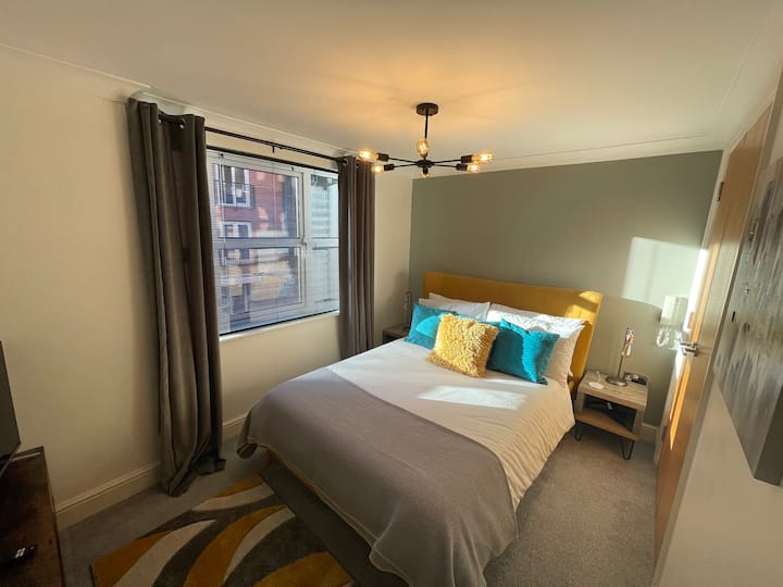 Elegant 1 Bedroom Apartment With Balcony Near Icc - Birmingham