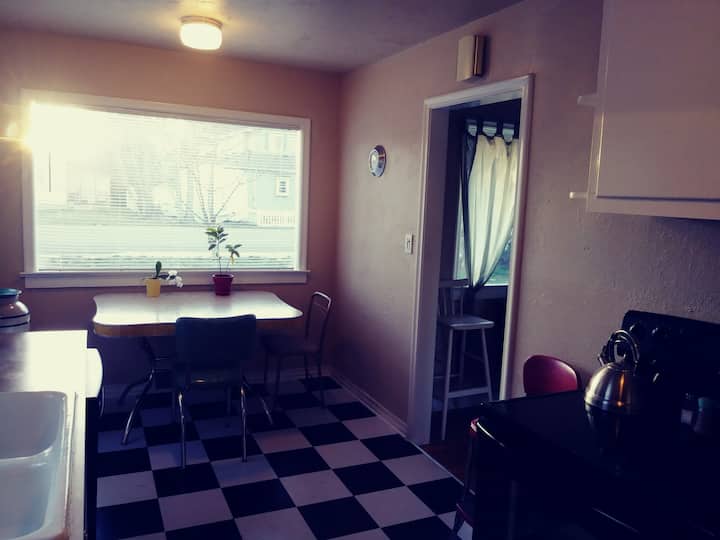 Cute Midcentury Close To Downtown - Idaho