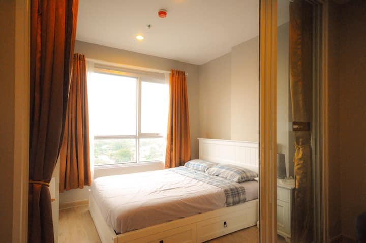 3 Mins Walk To Bts, Cozy, Nice View,wifi, Pool,gym - Bangkok