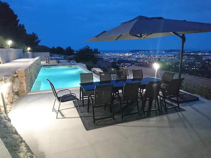 Villa Vue Mer Avec Piscine Privée - Toulon