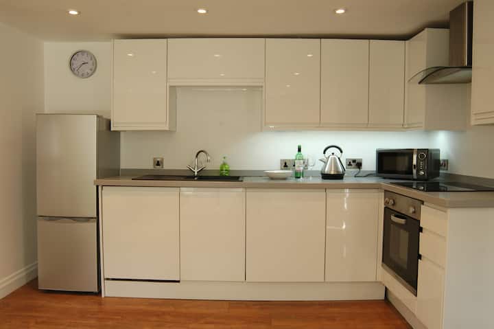The Terrace Period Flat, Perfectly Located+parking - Royal Tunbridge Wells
