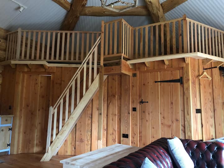 Coed Y Marchog Woodland Retreat Studio 2 - Builth Wells