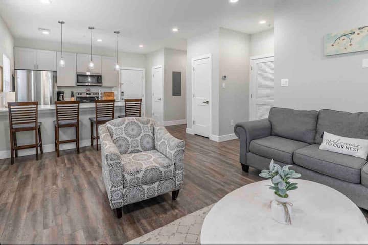 Blue Ivory: Kemah Retreat (2b) - Seabrook, TX