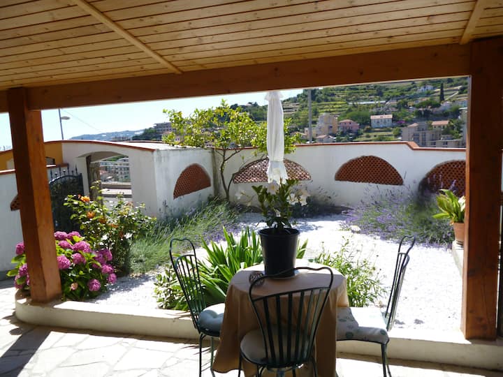 Indip.con Giardino A 6 Minuti Auto Da T. Ariston - Sanremo