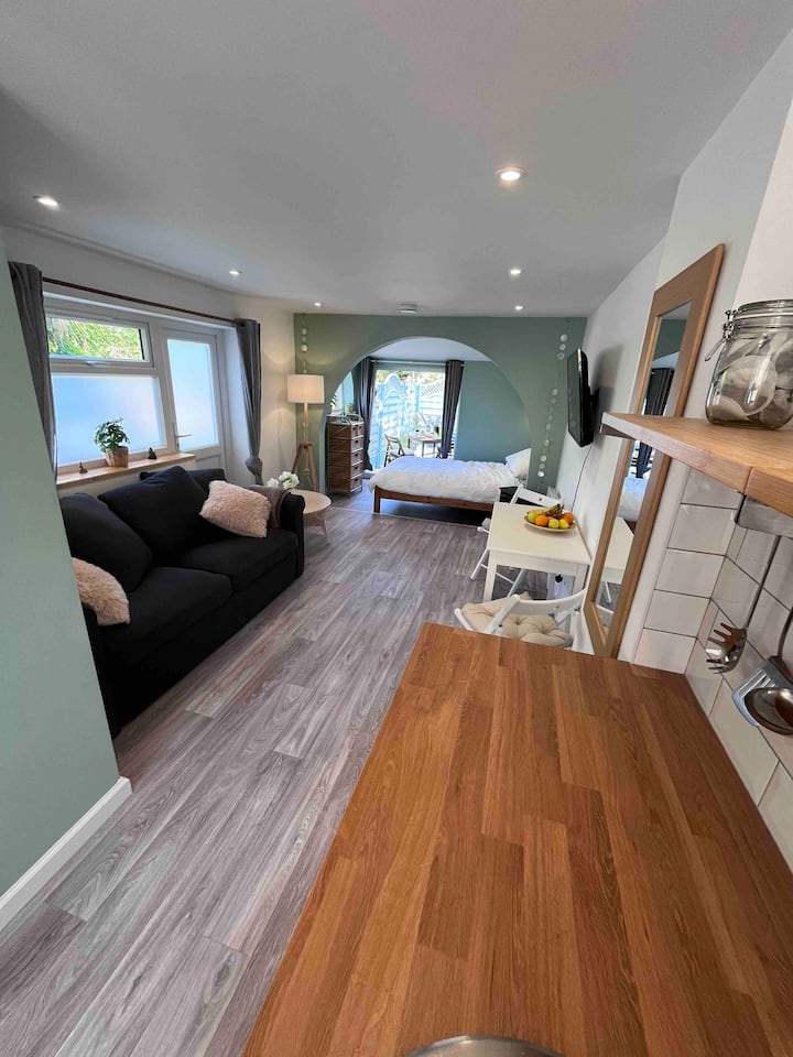 Cosy Casita (Tiny House) With Free Parking - Poole