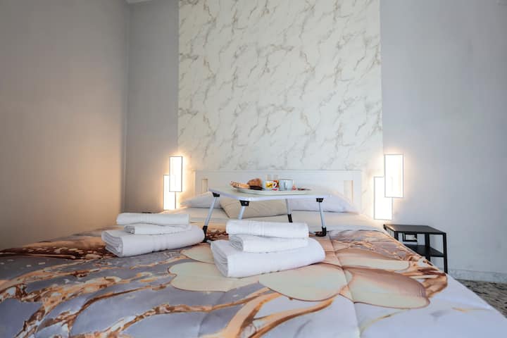 A Cartulina 'E Napule, Stanza Amalfi 5 - Napoli