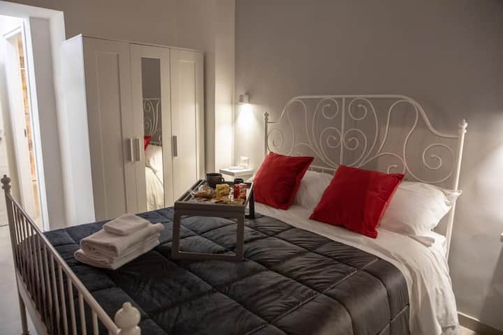 Il B&b Le Quattro Porte Di Napoli, Stanza Matrimo. - 那不勒斯