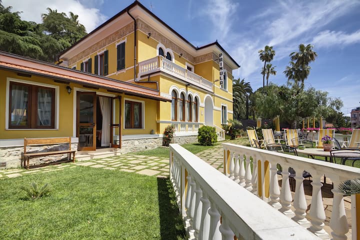 Alloggio / Stanza In Hotel Primula, Bilocale In... - Alassio