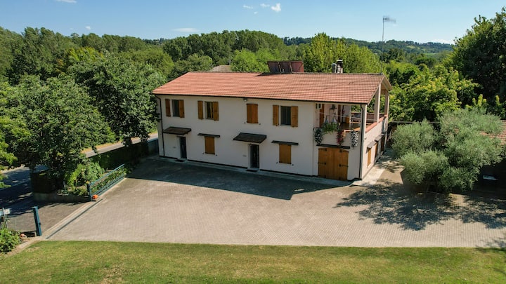 Zvana's Da Giovanna, Stanza Familiare 1 - Imola