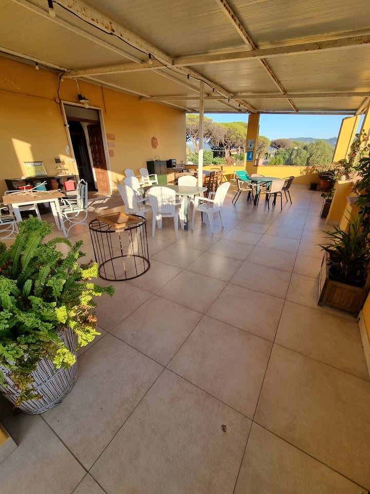 B&b Paestum House, Stanza Familiare - Paestum, Italy
