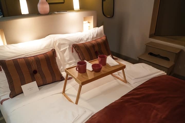 Sant'eufemia, Stanza Con Letto Senape - Modena