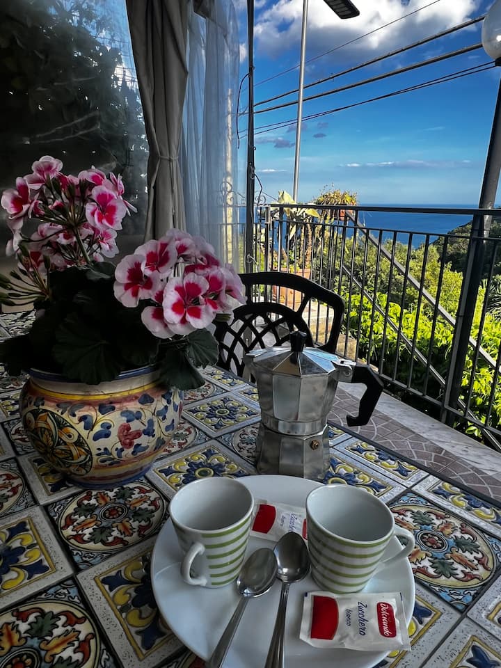 Finestra Sul Mare: Tirreno 2 Persone, Appartame... - Naxos