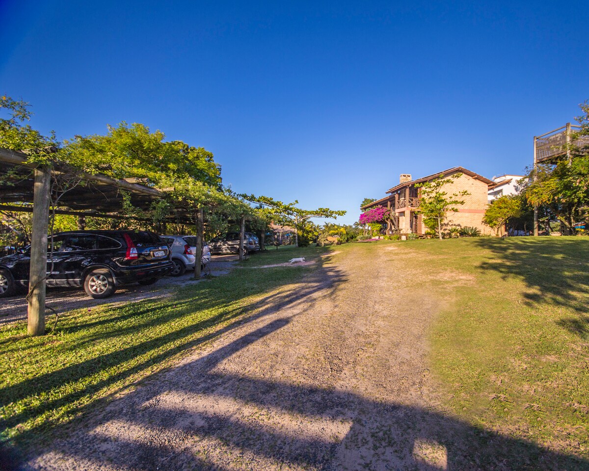 Captain Cook Inn - Bed and breakfasts en alquiler en Imbituba, Santa ...