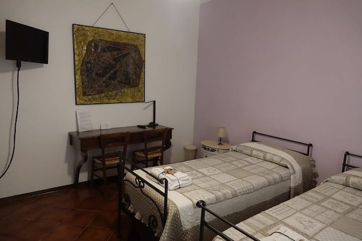 Brek & Brek, Stanza Rossa - Piacenza