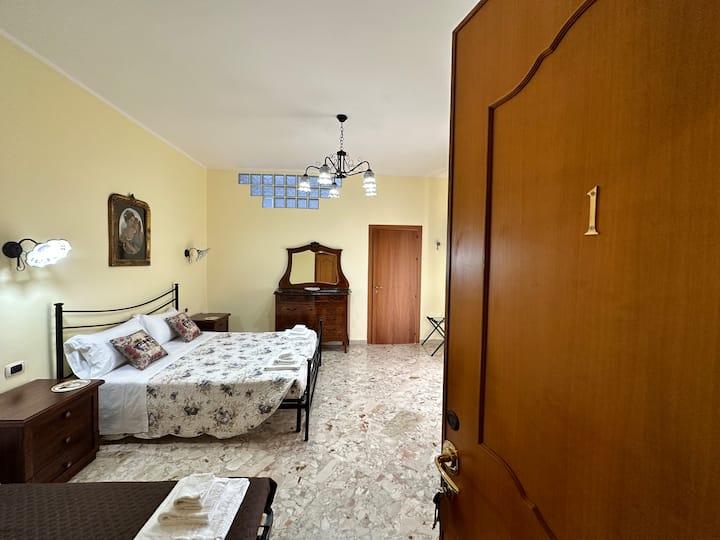 B&b Di Giusi, Stanza Doppia Con Letto Matrimoniale - Gela
