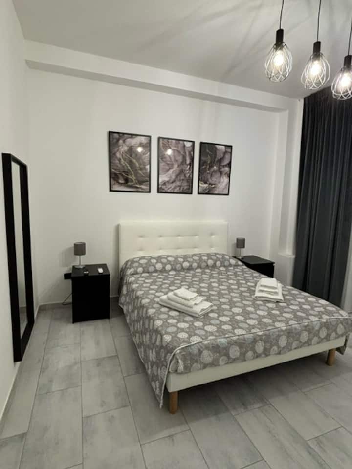 Terranera  , Stanza Matrimoniale - Catania