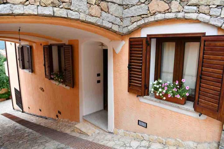 Peonia, Stanza Matrimoniale 2 - Fonni