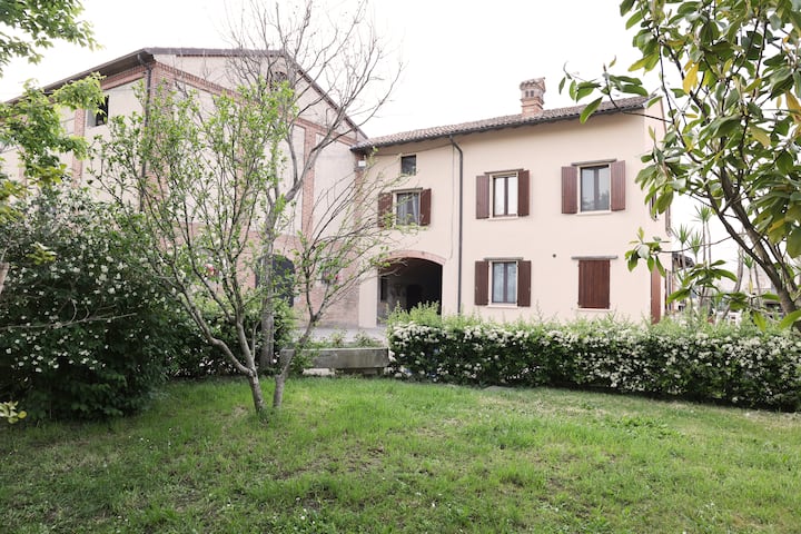 Agriturismo
Podere Fondo Chiusa, Camera Delle P... - Fidenza