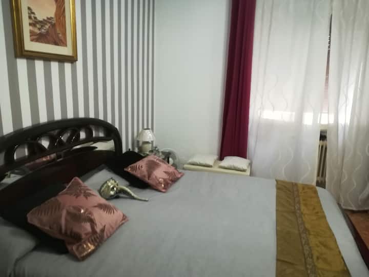 B&b Di Valeria Metro A Lucio Sestio, Casa Morga... - Villa Verde