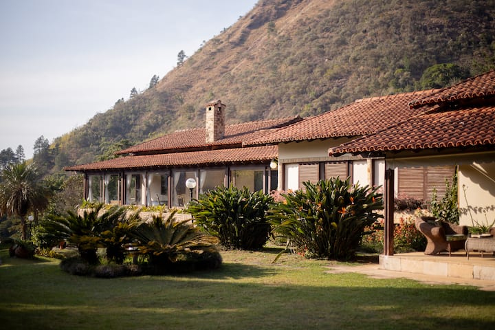 Pousada Jullia Teresópolis, Suíte Camélia - Teresópolis